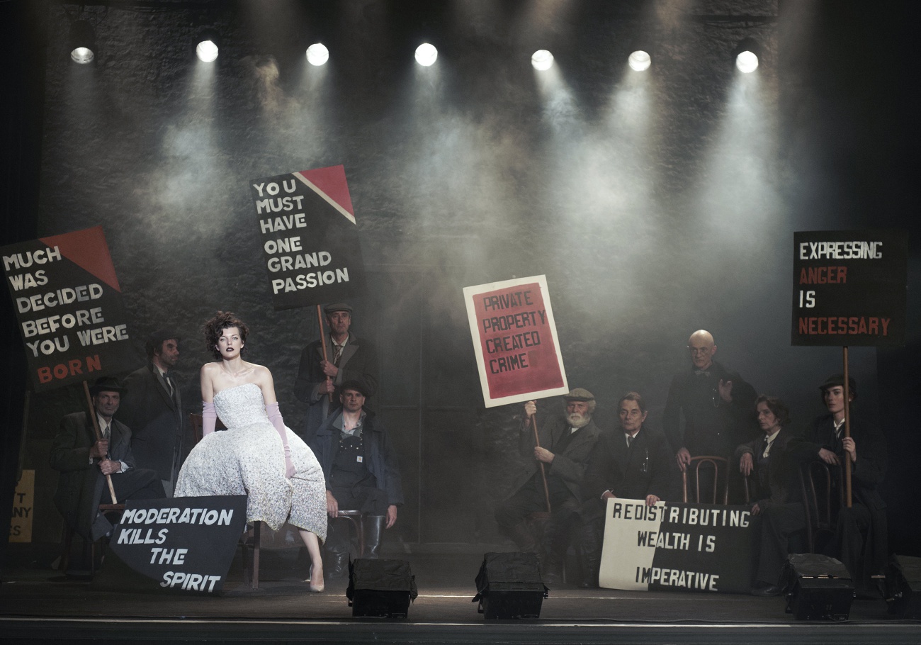 DIOR New Looks The New Coffee Table Book Celebrating The Photography