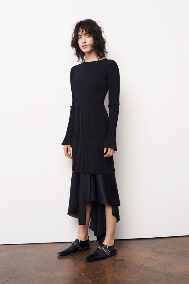 Ashley and Mary-Kate Olsen Show The New Elizabeth and James Collection ...
