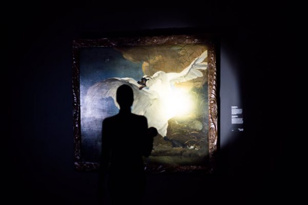 VIDEO: Valentijn De Hingh in Nightwatch by Viktor & Rolf - DSCENE