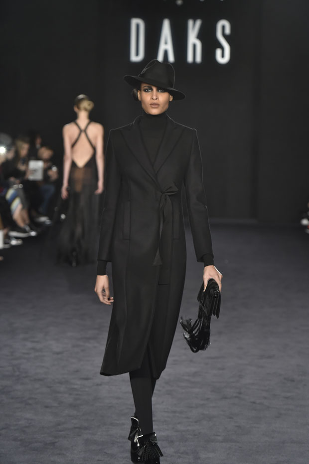 #LFW DAKS WOMENSWEAR FALL WINTER 2016 COLLECTION - Design Scene