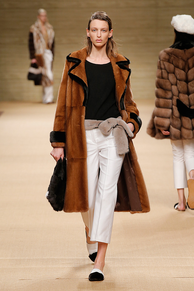 #MFW Simonetta Ravizza Fall Winter 2016 Collection - Design Scene