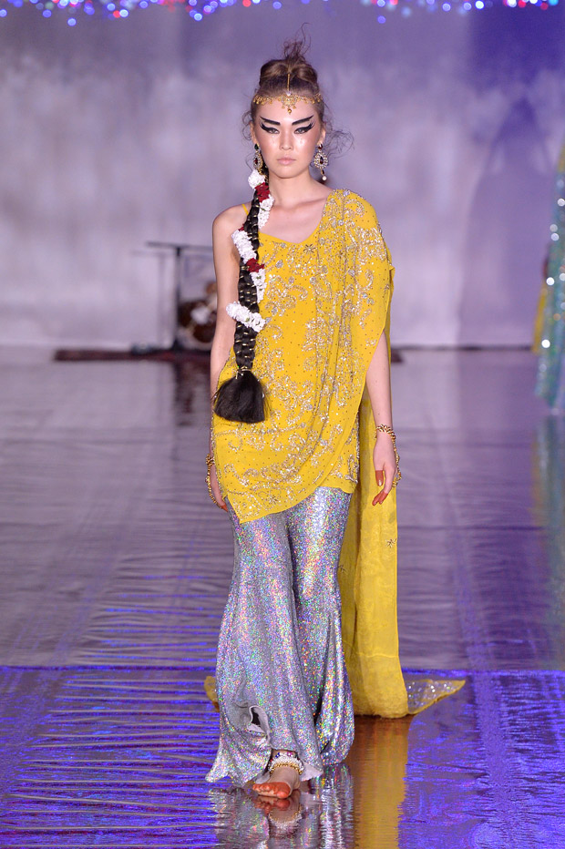 #LFW Ashish Spring Summer 2017 Womenswear Collection