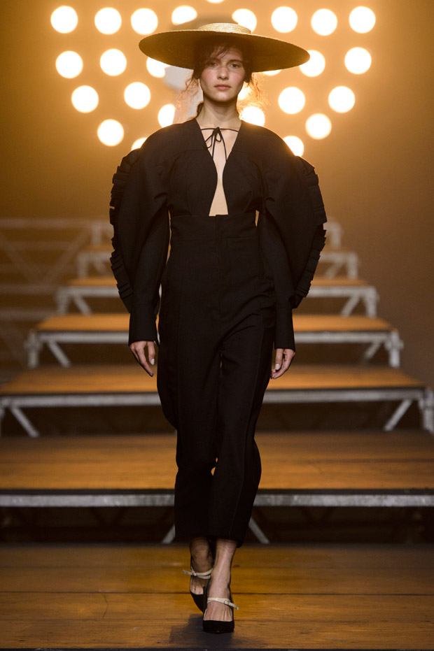 #PFW Jacquemus Spring Summer 2017 Womenswear Collection