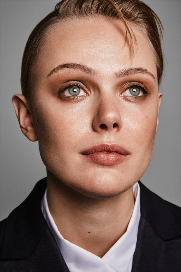 Top Models Pose for Elle Sweden December 2016 Cover Story