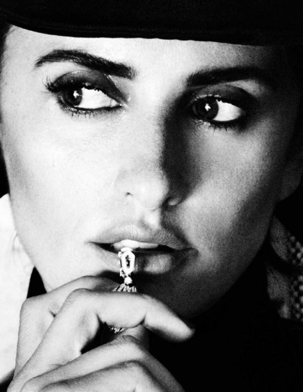 Vogue Spain December 2016 Cover Story Starring Penelope Cruz