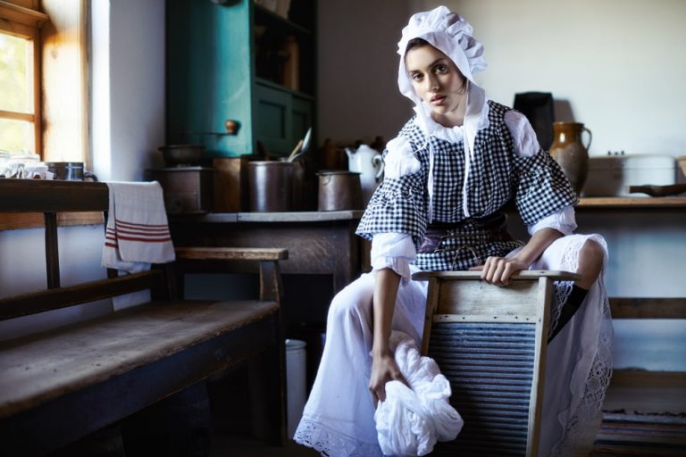 DESIGN SCENE STYLE: Maria Pender by Maciej Bernas