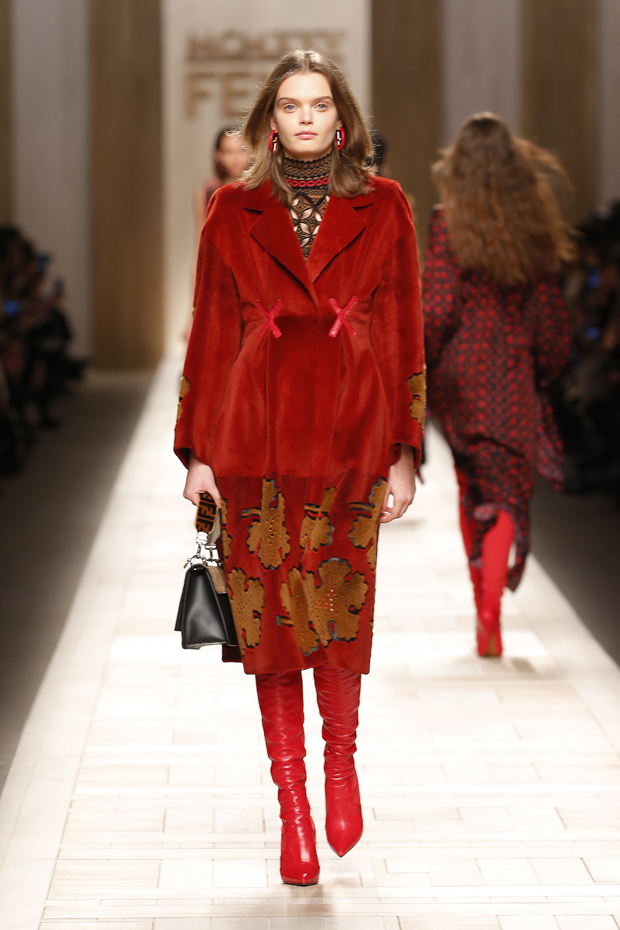 MFW: FENDI Fall Winter 2017.18 Women’s Collection