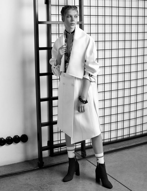 Elle Ottens in Neo-Classic for Elle Turkey April 2017 Issue