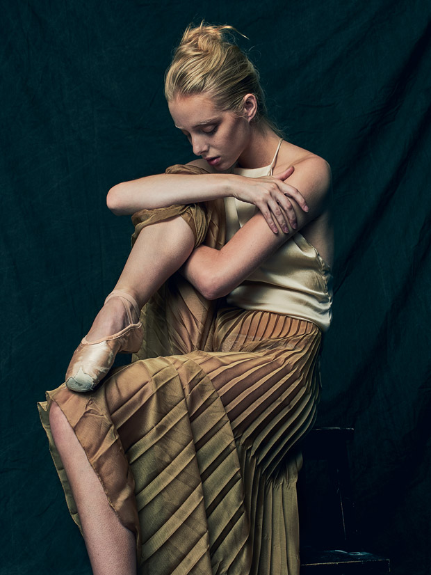 DESIGN SCENE STYLE: Alexandra Waterbury by Isaac Anthony