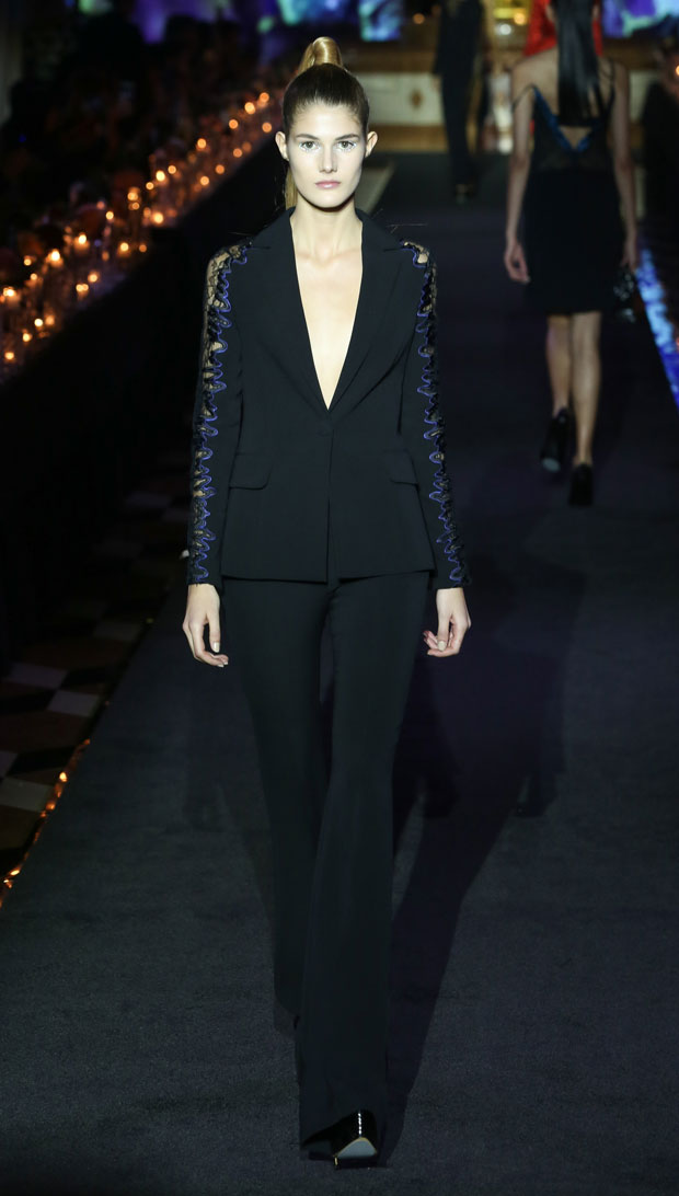Discover LA PERLA Spring Summer 2018 Show in Macao