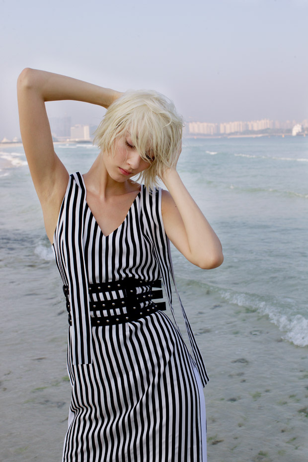 DESIGN SCENE STYLE: Black and White Sea by Maria Eriksson