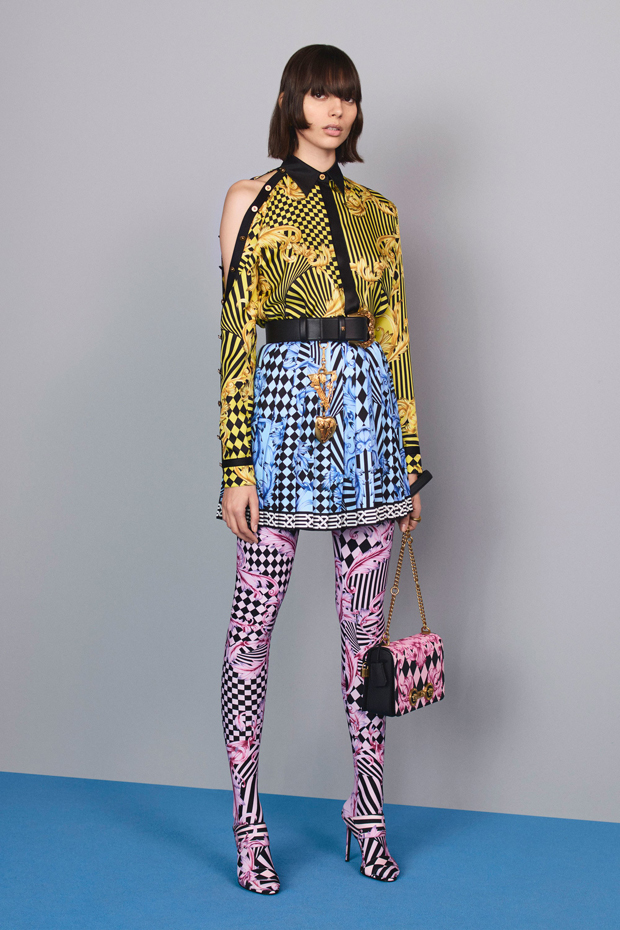 Discover Versace Pre-Fall 2018 Womenswear Collection