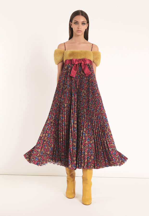 LOOKBOOK: RED Valentino Fall Winter 2018/19 Collection