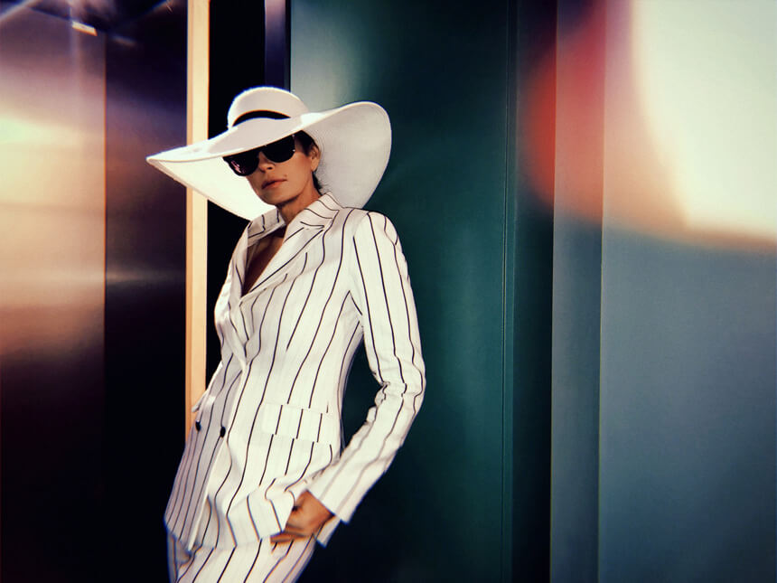 Watch CINDY CRAWFORD Show Off Her 80s Supermodel Moves