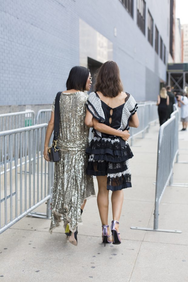 How to Be the Ultimate Fashionista at a Fashion Show - Design Scene