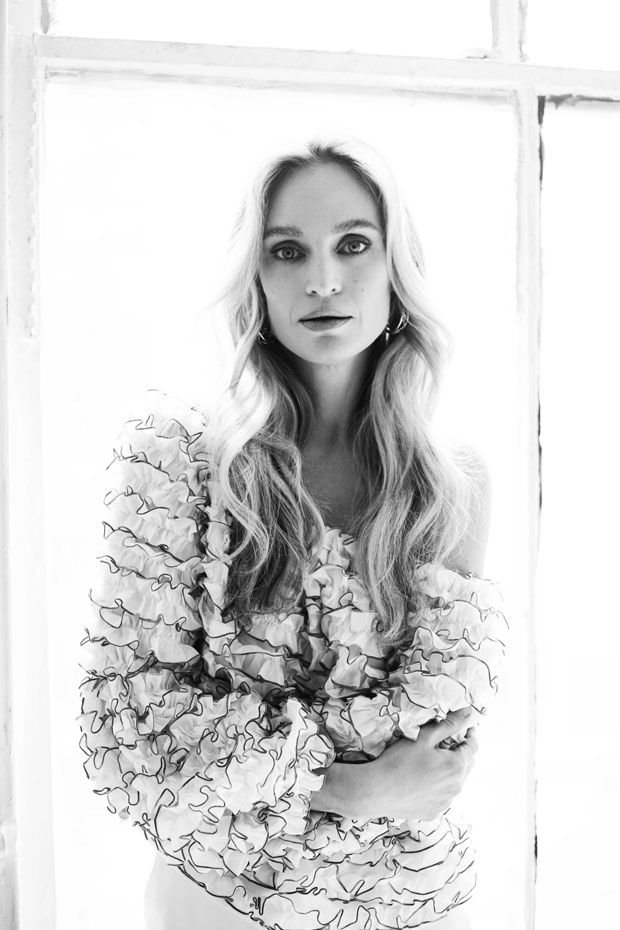 DESIGN SCENE STYLE With Supermodel AMY WESSON