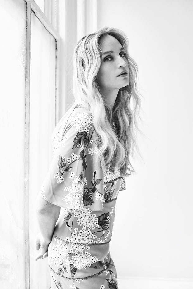 DESIGN SCENE STYLE With Supermodel AMY WESSON