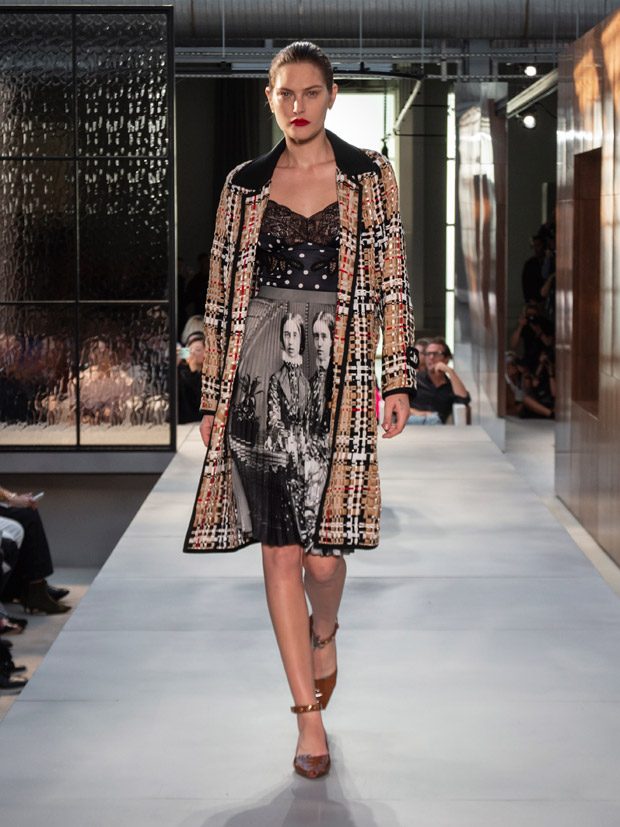 Discover Riccardo Tiscis First Collection For Burberry