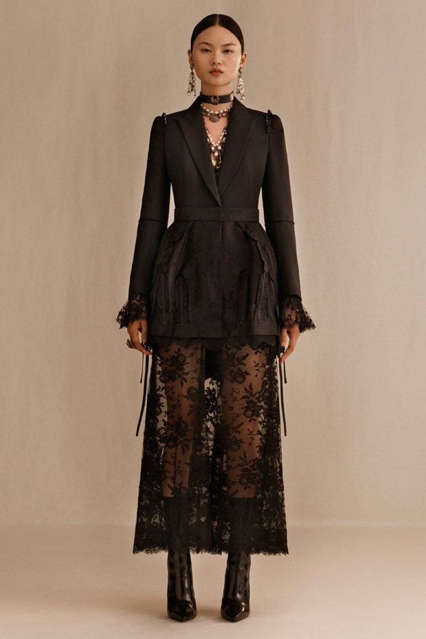 LOOKBOOK: ALEXANDER MCQUEEN Resort 2019 Collection