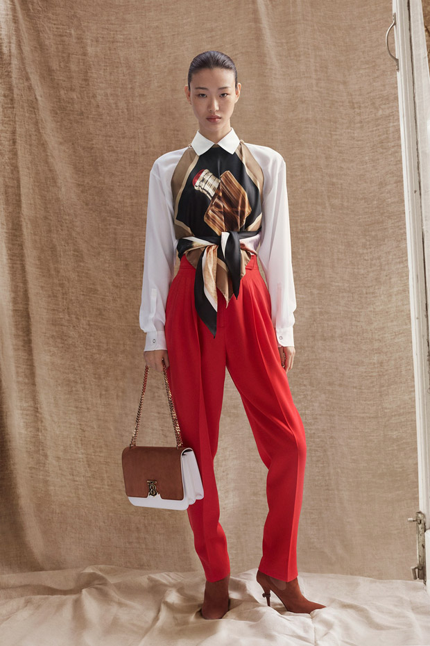 LOOKBOOK: BURBERRY Pre-Fall 2019 Womenswear Collection