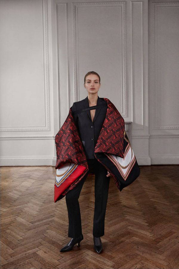 LOOKBOOK: BURBERRY Pre-Fall 2019 Womenswear Collection