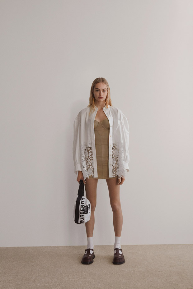 LOOKBOOK: BURBERRY Pre-Fall 2019 Womenswear Collection