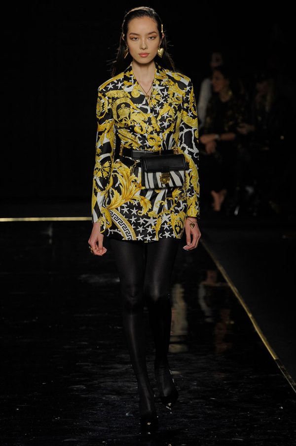 DISCOVER VERSACE PRE-FALL 2019 COLLECTION