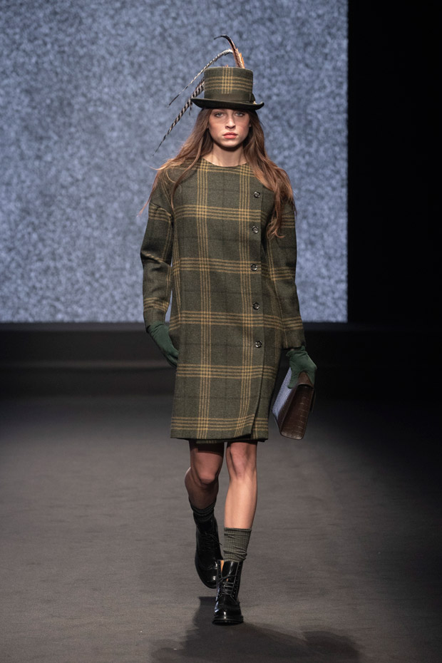 MFW: DAKS Fall Winter 2019.20 Collection