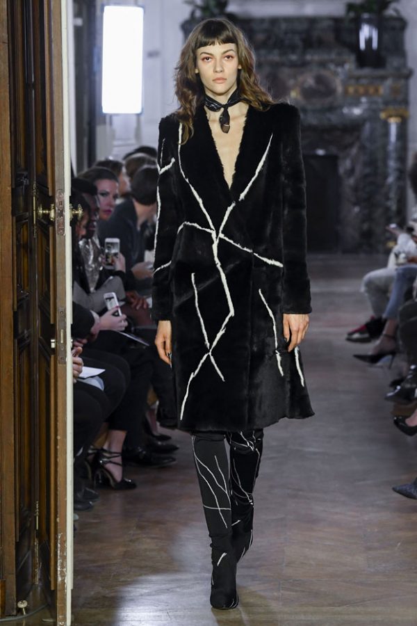 PFW: GUY LAROCHE Fall Winter 2019.20 Collection