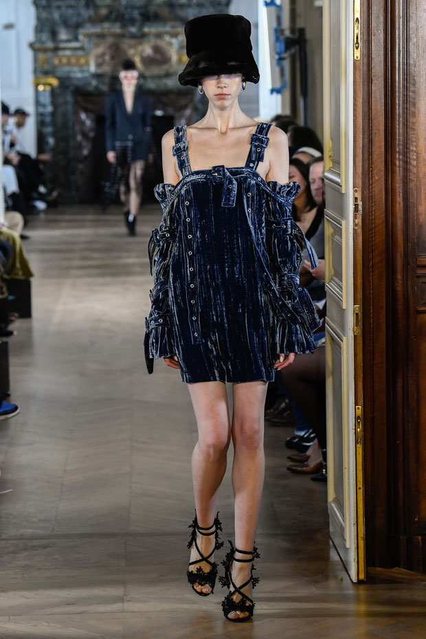 PFW: LIU CHAO Fall Winter 2019.20 Collection