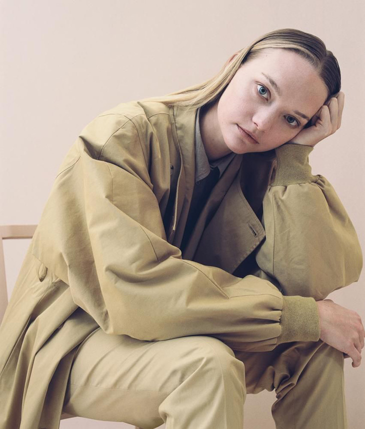 Supermodels Pose in Modern Classic Looks in Khaki for WSJ. Magazine
