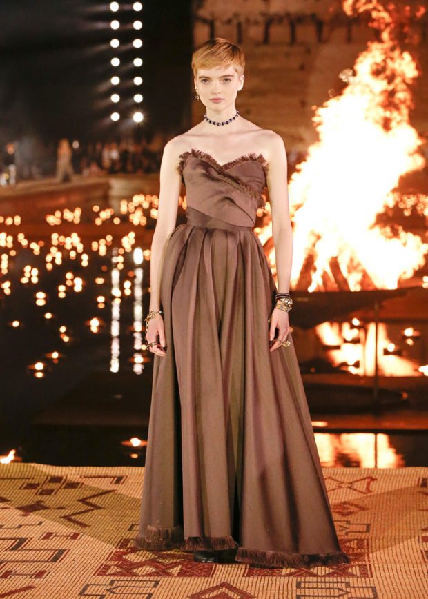 Discover DIOR Cruise 2020 Womenswear Collection