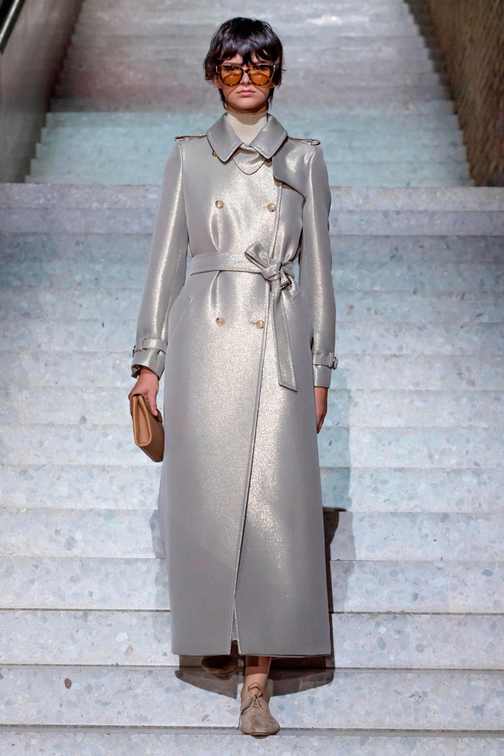 Discover MAX MARA Resort 2020 Womenswear Collection