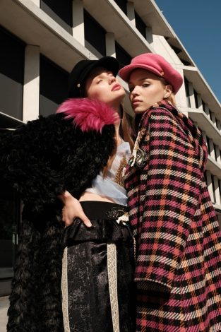 3 Ways to Reconnect with Someone You Know from the Past