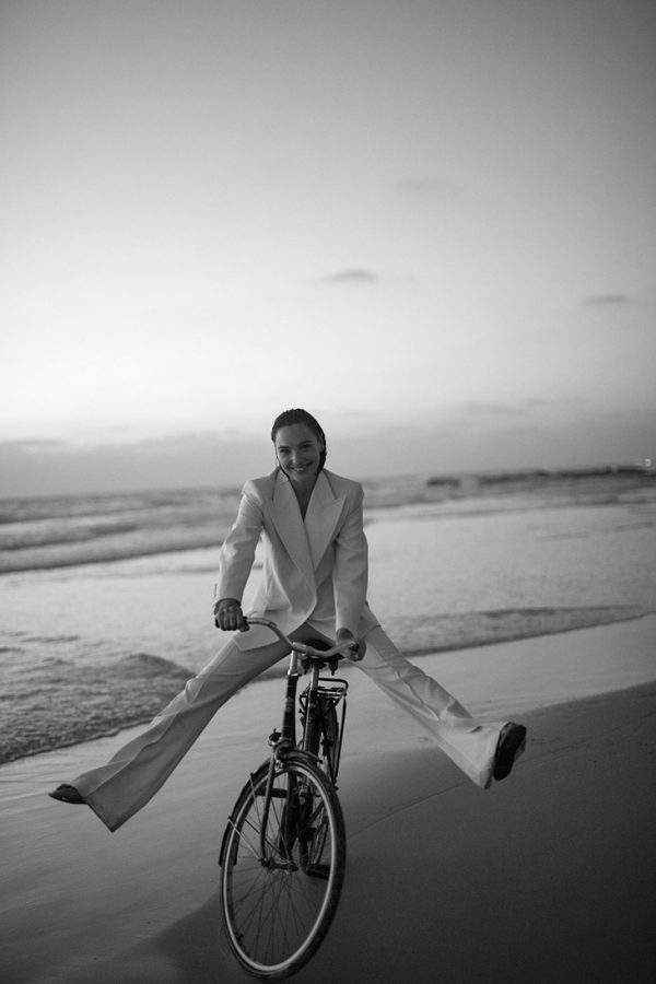 Gal Gadot Is The Cover Star Of Vanity Fair November 2020 Issue