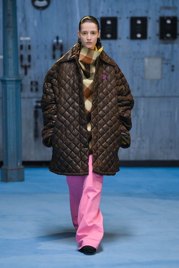 Discover Raf Simons Fall Winter 2021.22 RTW Collection