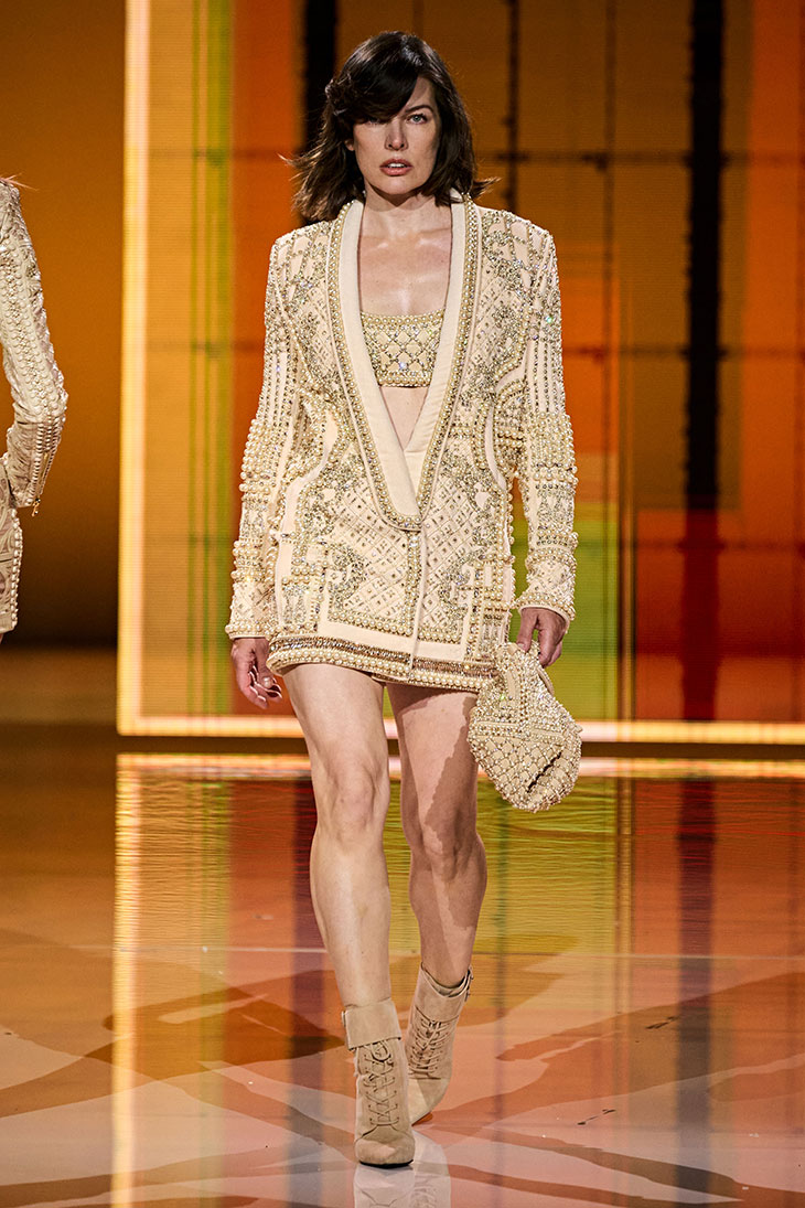 PFW: BALMAIN Spring Summer 2022 Womenswear Collection