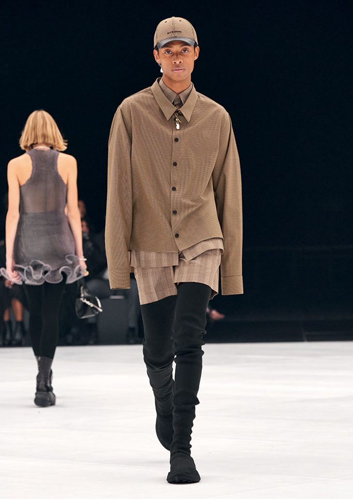 PFW: GIVENCHY Spring Summer 2022 Collection