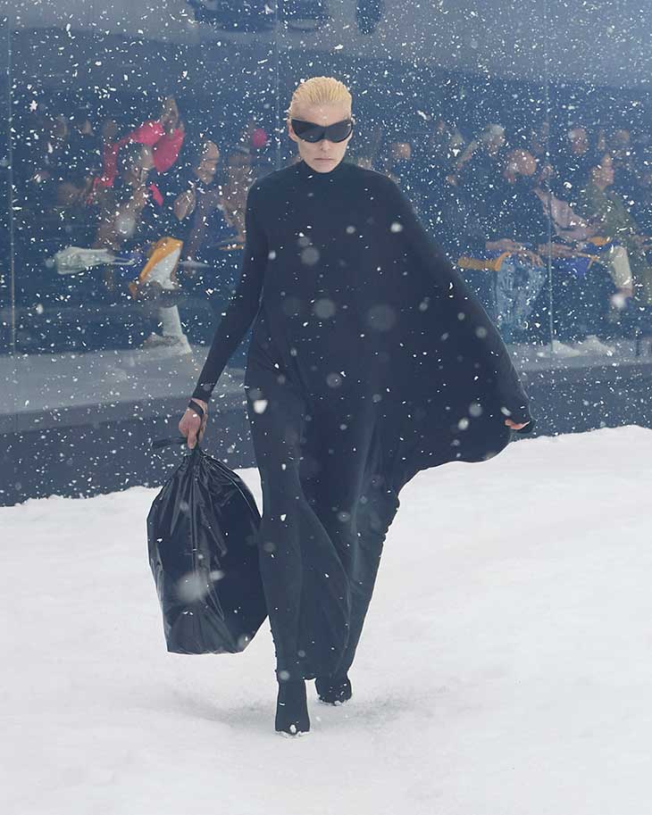 10 Fashion Shows That Broke the Rules