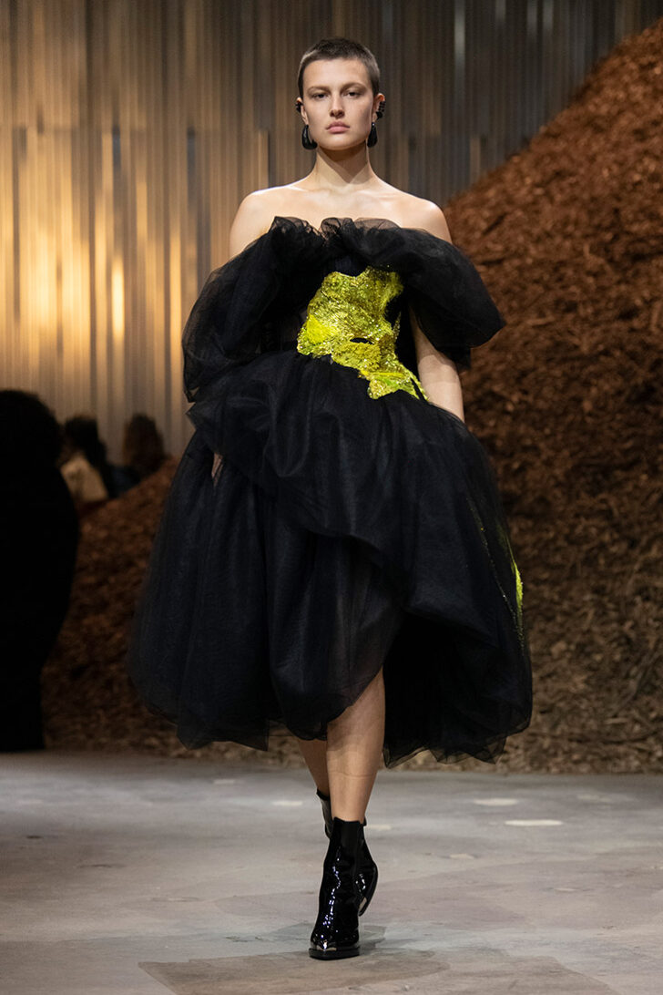 ALEXANDER MCQUEEN Fall Winter 2022.23 Collection