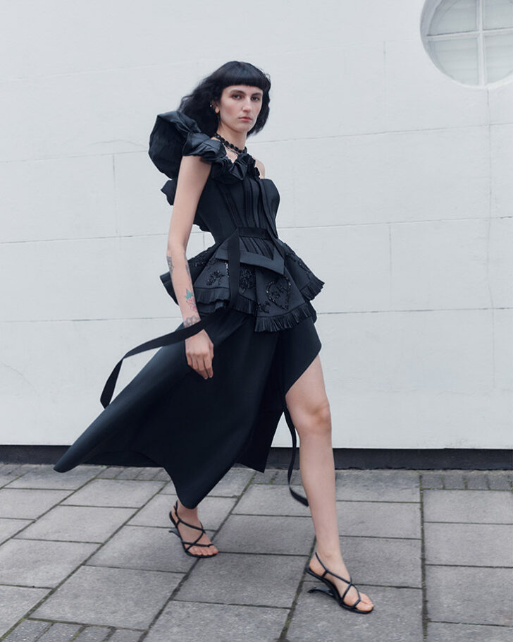 Discover ALEXANDER MCQUEEN Pre-Fall 2022 Collection