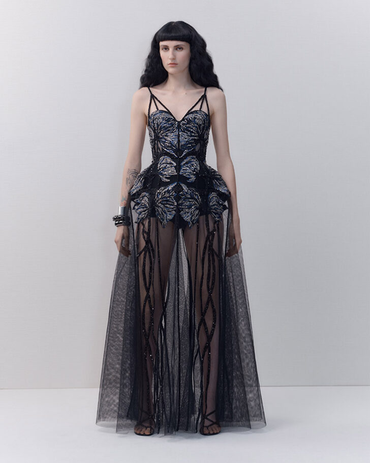 Discover ALEXANDER MCQUEEN Pre-Fall 2022 Collection