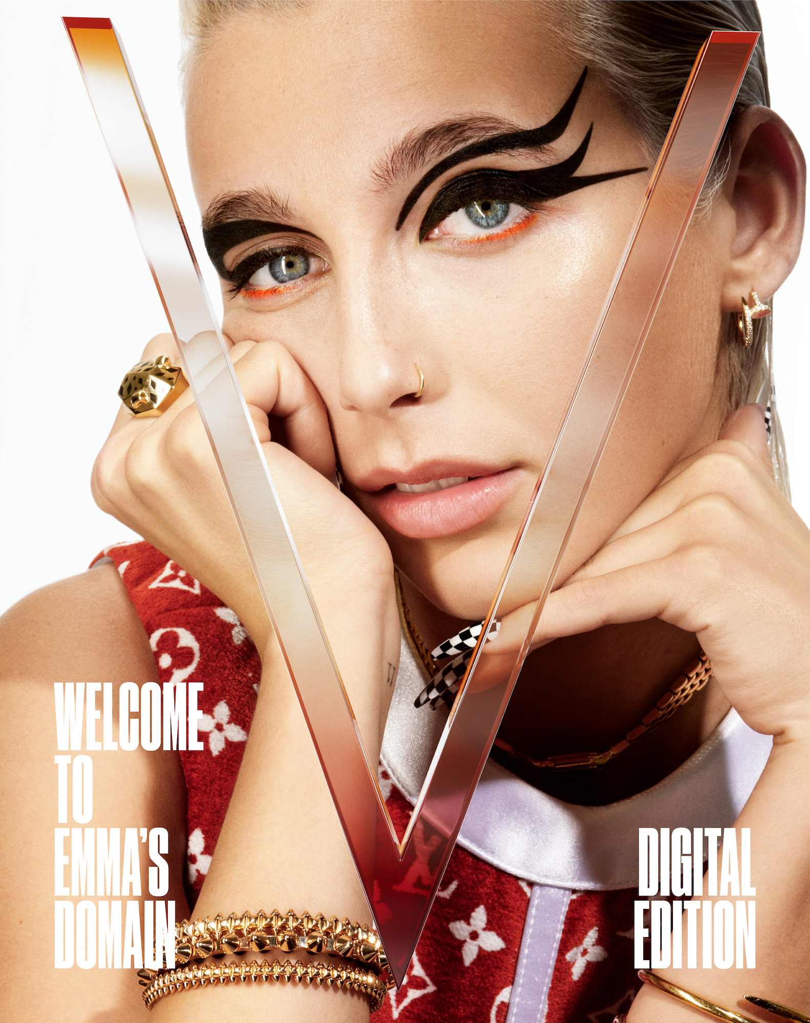 Emma Chamberlain Covers V Magazine 137 Fall Preview 2022 Issue - DSCENE