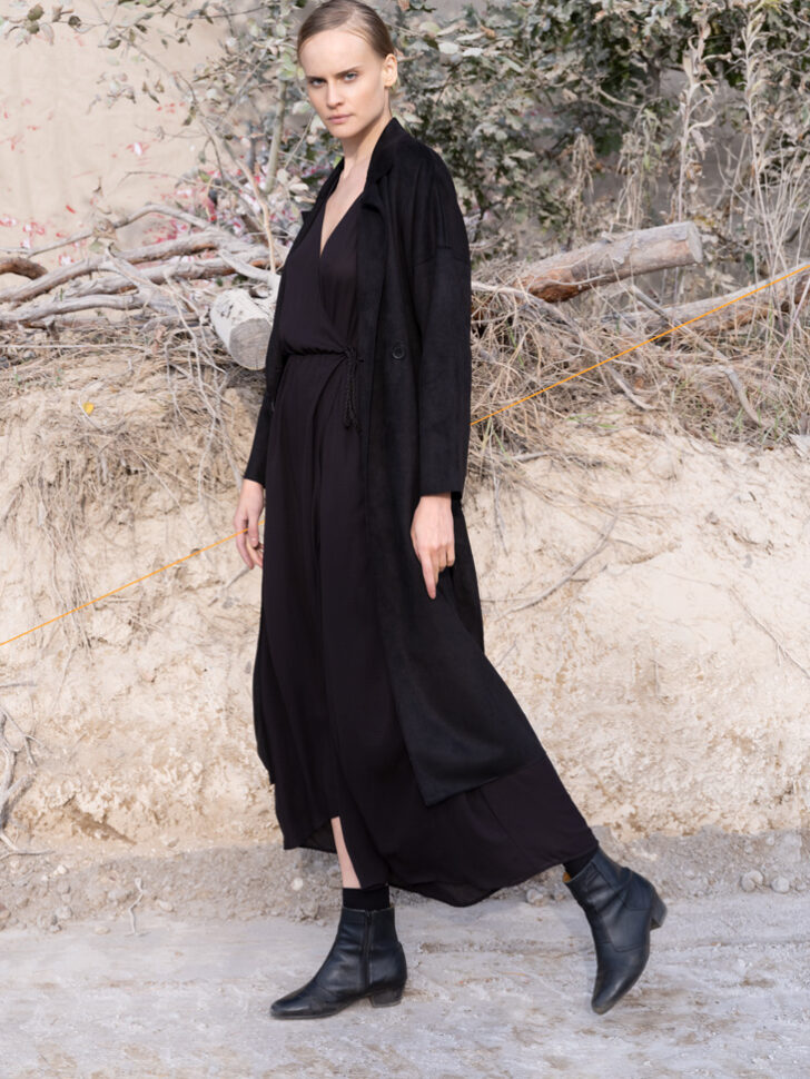 5 Minimalist Wardrobe Essentials Every Woman Needs