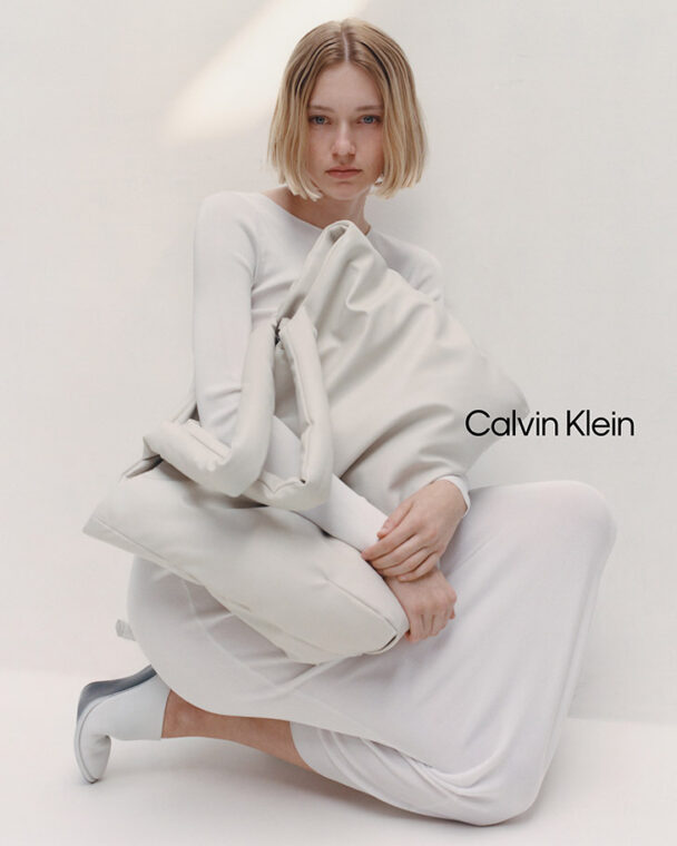 Discover CALVIN KLEIN Fall 2022 Sportswear Collection