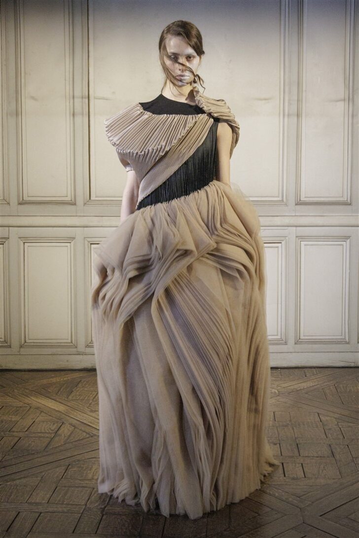 Discover CAROLINE HÚ Spring Summer 2023 Collection - DSCENE