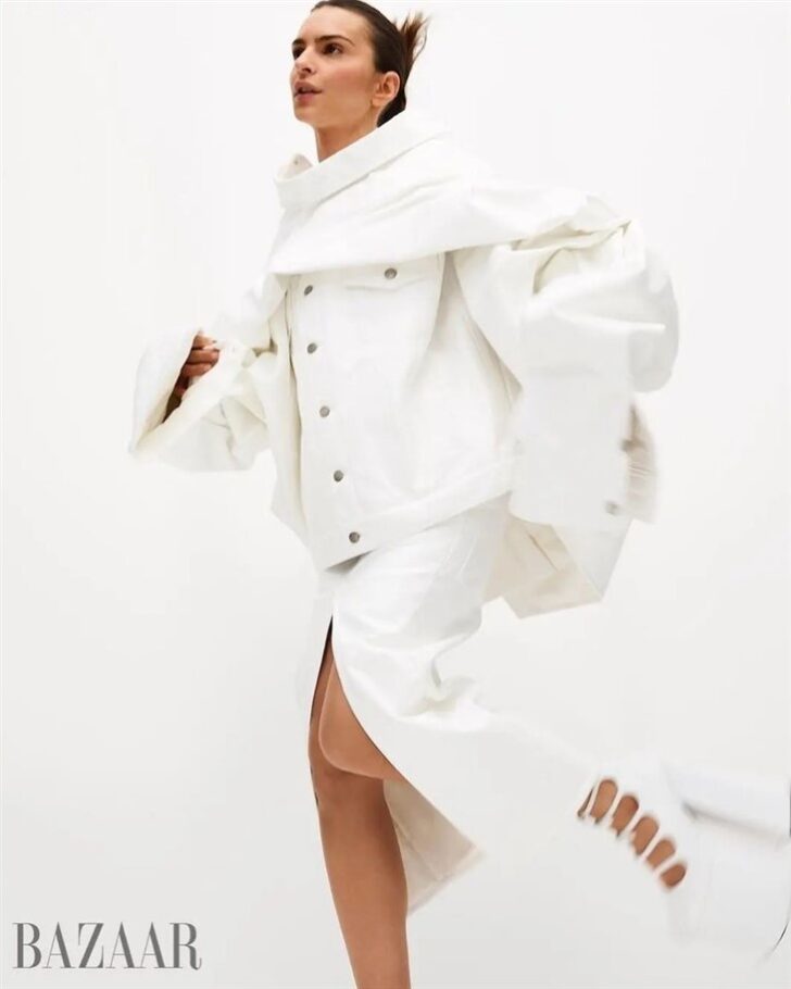 Emily Ratajkowski Covers HARPER'S BAZAAR November 2022 Issue - DSCENE