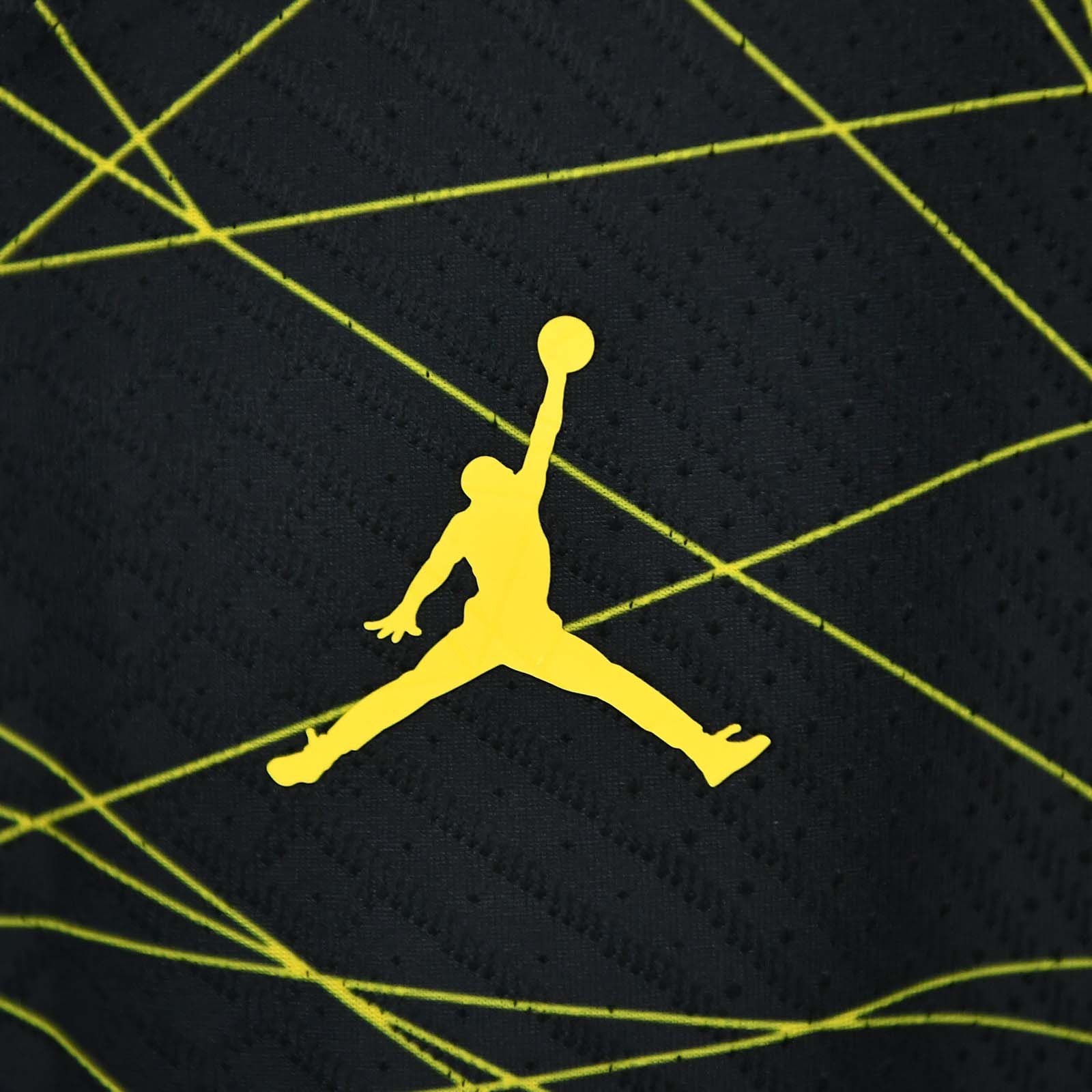 First Look: PSG 4th Jersey For 2022/2023