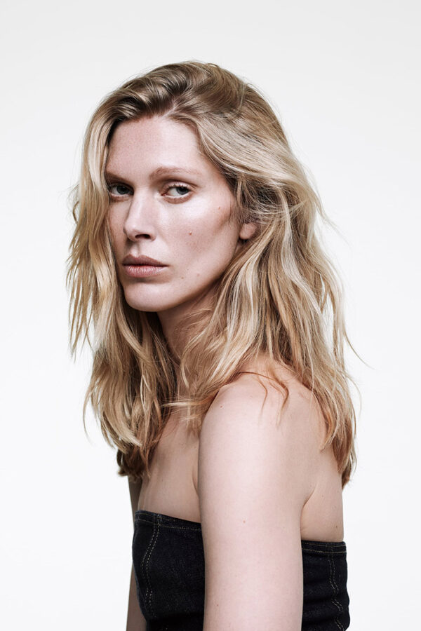 Iselin Steiro Models ZARA Spring Summer 2023 Trench Collection