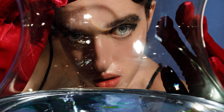 DSCENE BEAUTY SPECIAL: Black Gold by Yulia Reznikov